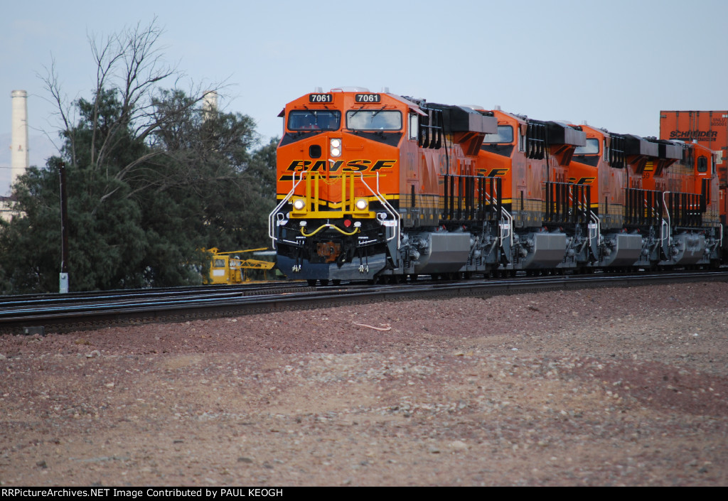 BNSF 7061 Leads the Q CHI-LAC with BNSF 7060, 7058, and 7059 on Their First Revenue Run West out ...